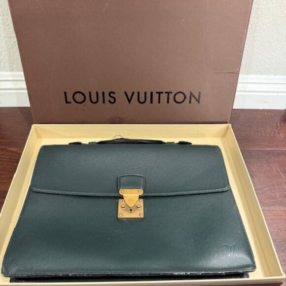 Louis Vuitton | Accessories | Louis Vuitton Epi Green Business Document ...